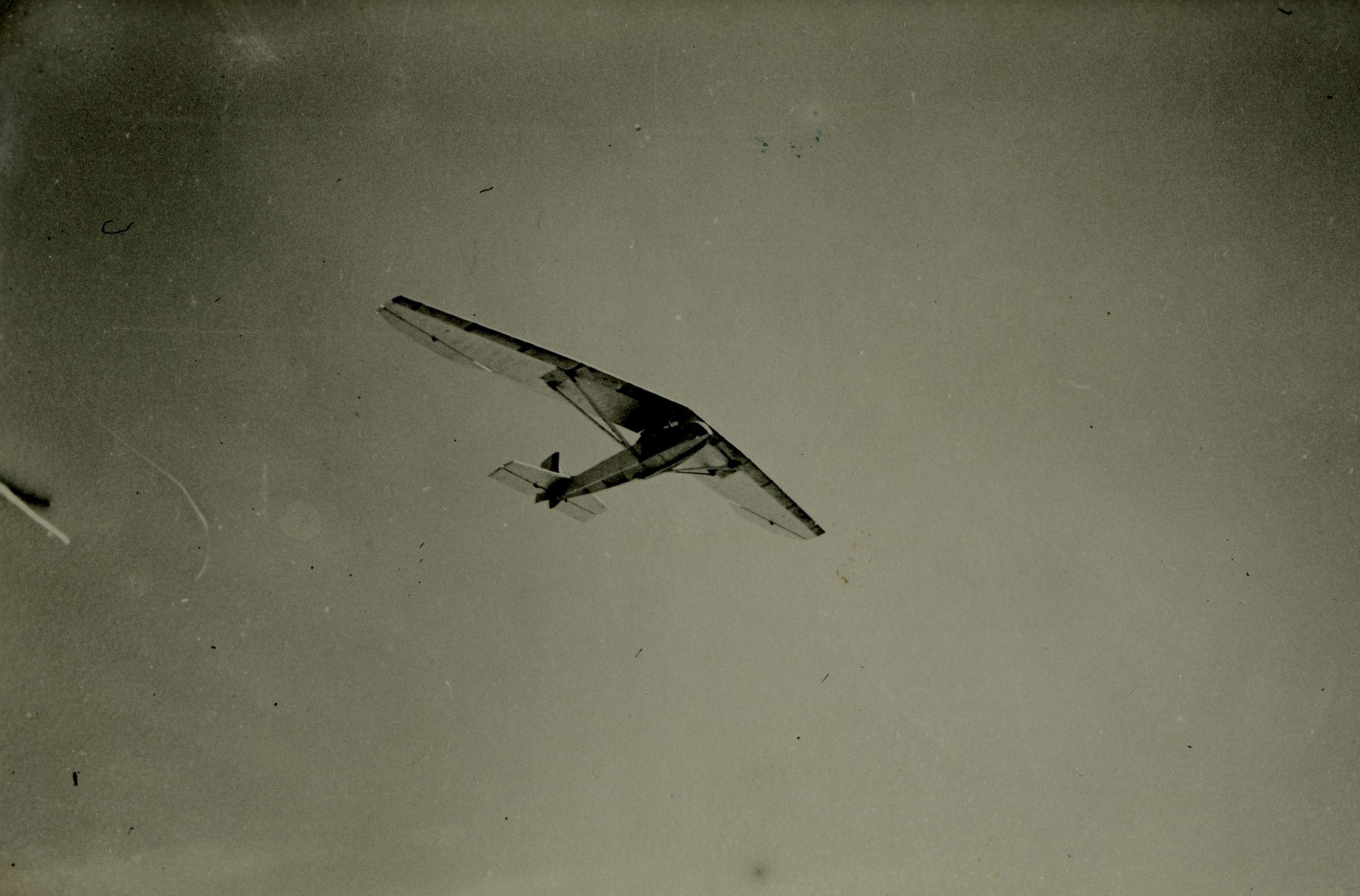 3_LAM_GEK-6256-orig_CUT_Sklandytuvas-„RRG-Falke-„Sakalas-skrendantis ...